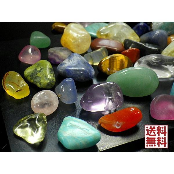 古くから装飾品や護符に用いられ天然石・パワーストーン大集合です。カラフルな色合い、色々な石が入ったミックスストーン。水晶（ヒマラヤクォーツ）、ローズクォーツ、シトリン、ジャスパー、アベンチュリン、アメジスト、ヘマタイト、染色アゲート、 ソー...