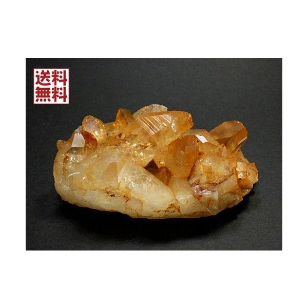 【仕入れ担当からのメッセージ】10年ぐらい前に買い付けたオレンジ水晶です。オールドストックです。以前から良いオレンジ水晶はその当時から高かったですが買い付けはできました。 近年は海外買い付けで見かける事すら少なくなりました。今後は入手困難な...