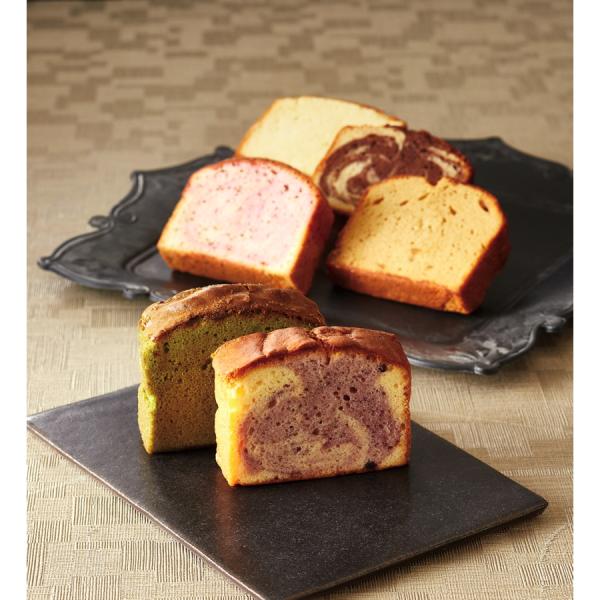 フルーツを混ぜ込んだしっとりパウンドケーキ。フルーツとフレーバーの絶妙な味わいをお楽しみください。