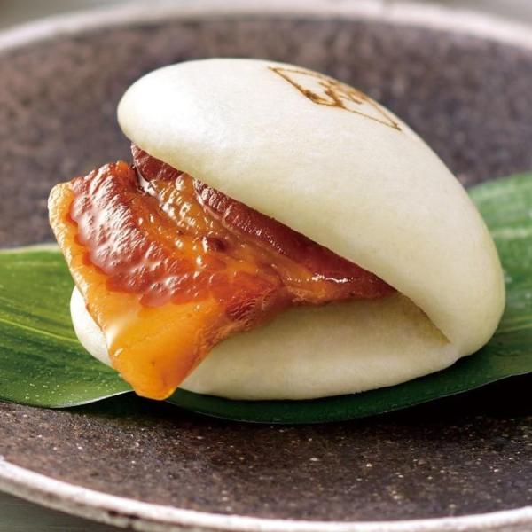 長崎県産の農産物を原料として使用し、品質面・衛生面の厳しい基準をクリアし、専門家により選ばれた商品のみ認められる「長崎四季畑」に認定されています。長崎県内産豚肉を国産丸大豆醤油の甘辛のたれでじっくり煮込んだトロットやわらかな角煮を、国産小麦...