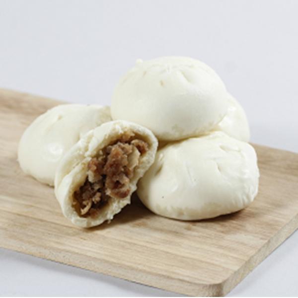 高校生が学生でも手軽に佐賀牛を食べたいという独創的な発想から生まれた「佐賀牛肉まん」。佐賀牛や佐賀産蓮根を使用して、ジューシー感のある味わいに仕上げました。