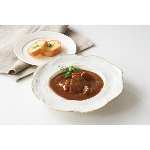 日本酒の酵母を使った飼料で育てられた「あだたら酵母和牛」は柔らかな肉質が特長です。