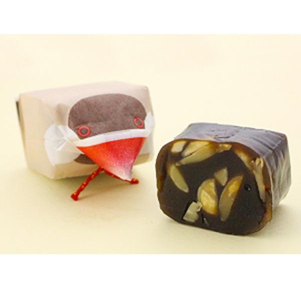 石川の食材の魅力に誘われてやってきた旅の文鳥が、金澤の地を気に入り、「金澤文鳥」になりました。「金澤文鳥」は、清香室町の伝統和菓子と進化が融合した新感覚羊羹。いろんな世代のかたが、様々な形で一緒に楽しめるボーダレスな和洋菓子として誕生しまし...