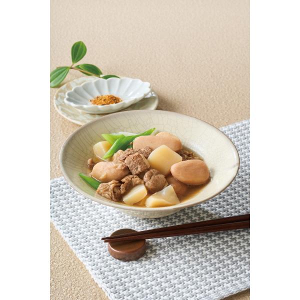 まろやかな脂質と深い風味で人気の山形牛と里芋・こんにゃくを使い、素材にこだわったダシ入り醤油"味マルジュウ"で芋煮に仕上げました。どこか懐かしく、ホッとする昔ながらの味わいをお楽しみください。