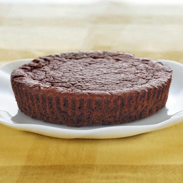 カカオマスを贅沢に使ったシックでビターなこだわりのガトーショコラです。チョコは甘くてちょっと苦手という方にもオススメです。