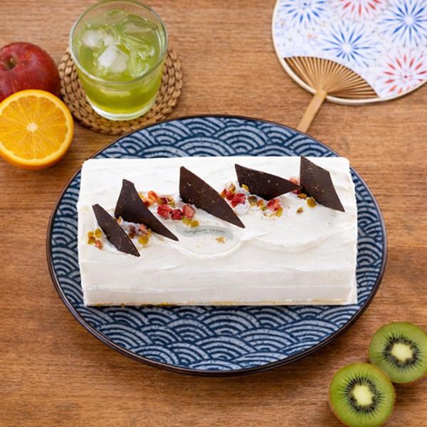 【発売日：2026年06月04日】shirokane sweets TOKYOは美味しい季節のフルーツと、原材料のこだわりがコンセプトのスイーツ専門店。パティシエが作るロールケーキはしっとりした舌触りの良い生地にカスタードクリームと生クリー...