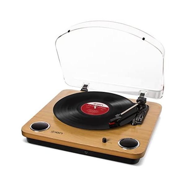 ステレオスピーカーを内蔵したレコードプレーヤー。これ1台でレコードの音を手軽に楽しめます。埃を防ぐダストカバー付きで、お手入れも簡単。また音楽が楽しくなる。はじめてのレコードに/懐かしいレコードを再生/スマホでレコードを楽しむ/インテリアに...