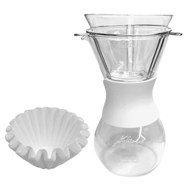 手軽に、ベストな味わいをお楽しみいただけるKalitaオリジナルのプロダクトシリーズ味ムラが少なくお湯を注いだ時の景色や香りも楽しめて、プロが淹れるようなドリップコーヒーをご家庭で手軽に楽しめます耐熱ガラス製のドリップサーバーでコーヒータイ...