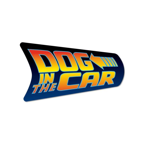 DOG IN THE CAR　ステッカー！ バック・トゥ・ザ・フューチャー モチーフ！80年代の大ヒットムービーのパロディデザイン！おしゃれでクールなロゴデザイン＆カラーリングで他車と差をつけられる！車、自転車、ワンコの移動にクレートやキャ...