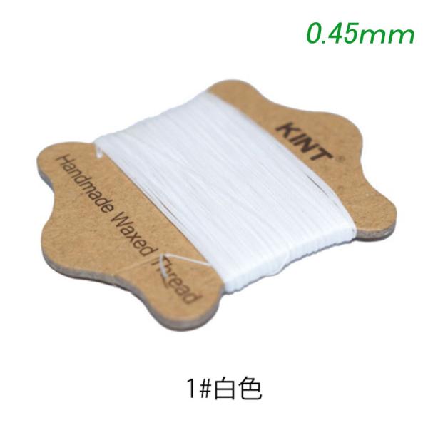 ロウ引き糸　ロウビキ糸　20ｍ0.45mm 素材：ポリエステル中国製◇薄付きのロウ引き糸です。お好みにあわせて必要な場合はロウ引きを施してください。 ◇◇太さや長さは多少誤差があります。目安としてお考え下さい。 精度をお求めの方はお控えくだ...