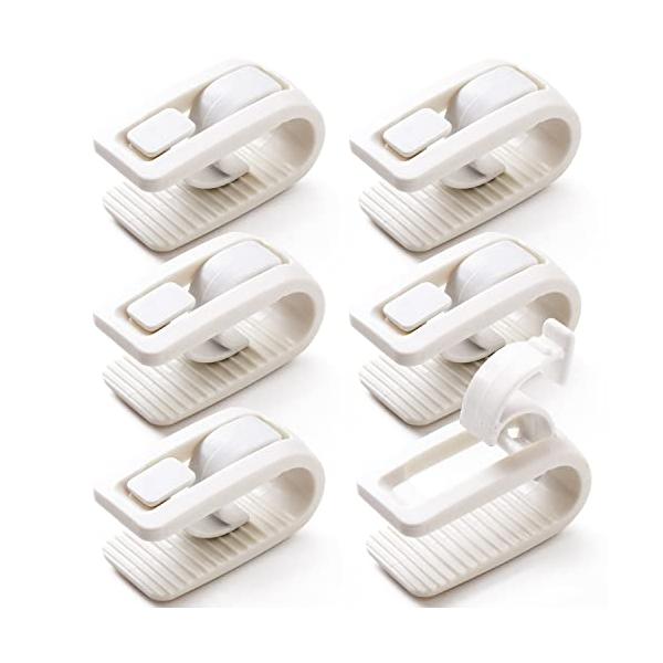 毛布のズレを防ぐ 寝返りを繰り返すことでどうしてもズレてしまう毛布を挟んで留める事で、就寝中にズレてしまうのを防ぎます。 危なくないから使いやすい 同じような商品でも針を刺して留めるようなものがありますが、「寝てる間に外れたりすると危ないか...