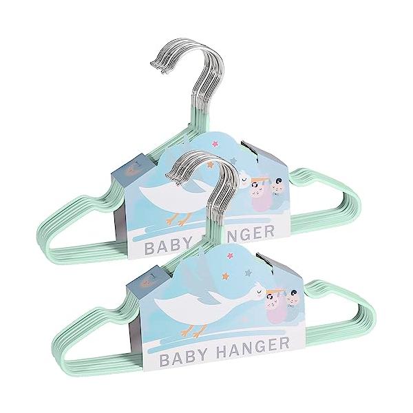 色：ベージュサイズ：20本 お子様の身長 60*120cm程度まで サイズ 30*18cm　厚み：0.3cm 本数 20本セット 色 かすみグリーン 特徴 表面の特殊なコーティング加工により、洋服が滑りにくい 材質 スチール PPVコーティ...