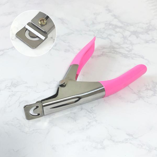 商品名：ネイルチップカッターサイズ：約13cm×約9cm商品説明：鋭い切れ味でネイルチップや長すぎたスカルプ部分を簡単にシャキっと切り落とせます。切る角度次第で爪先のデザインが自由自在に♪持ちやすいサイズで使いやすい！※爪きりではありません...