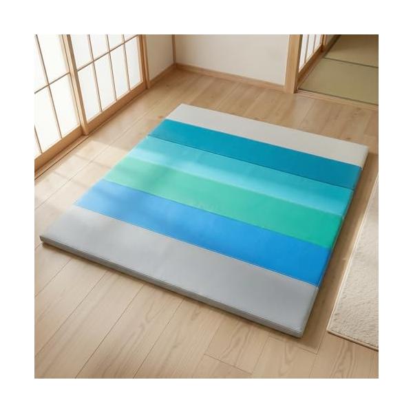 * 約3cm厚手クッション*衝撃・音をやわらかく軽減  約3cmの高反発スポンジを内蔵した厚手タイプのベビーマット。赤ちゃんの転倒時の衝撃をやわらかく吸収し、床への音も軽減します。マンションや集合住宅の防音対策としても使いやすいプレイマット...
