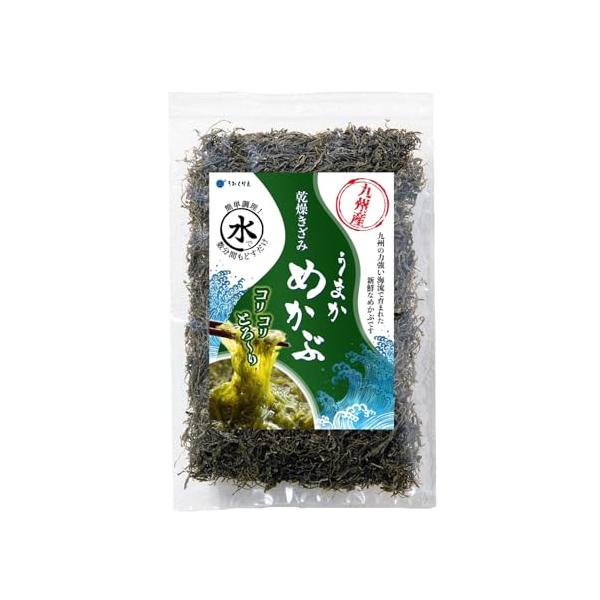 九州・天草地方の力強い海流で育まれためかぶです水で数分間戻すことで、とろ*りコリコリな食感が味わえます。味噌汁等に使用する場合は、そのまま入れてください乾燥刻みタイプの為、用途に応じてお好きな量を使用できますサラダ、丼等様々な食べ方でお召し...