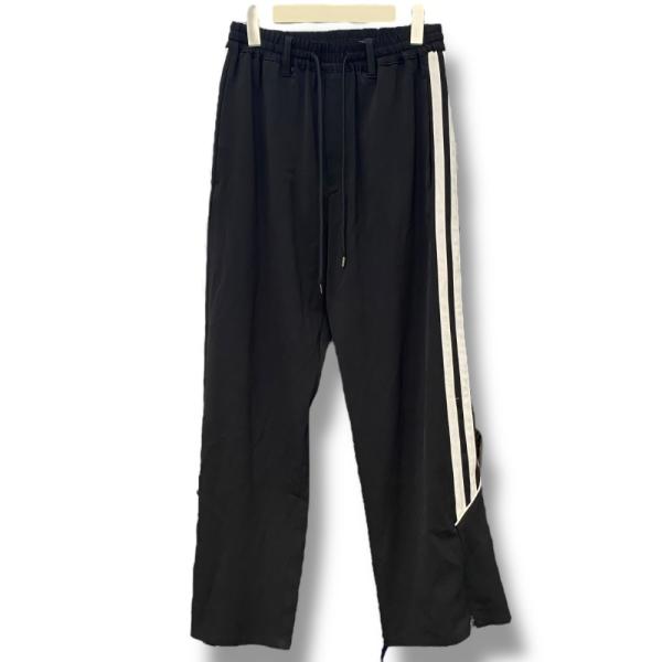 【ブランド名】IROQUOIS (イロコイ)【商品名】2018 TRACK PANTS / トラックパンツ ワイドイージーパンツ【型番】482118【カラー】ブラック ホワイト【付属品・素材】画像参照【サイズ】1【寸法】ウエスト64cm　も...