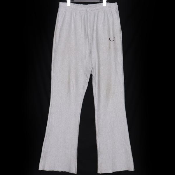 【ブランド名】READYMADE (レディメイド)【商品名】FLARE SWTPNT SMILE【カラー】グレー【付属品・素材】画像参照【サイズ】M【寸法】ウエスト82cm　もも幅36cm　裾幅27cm　股上35cm　股下83cm【ランク】...