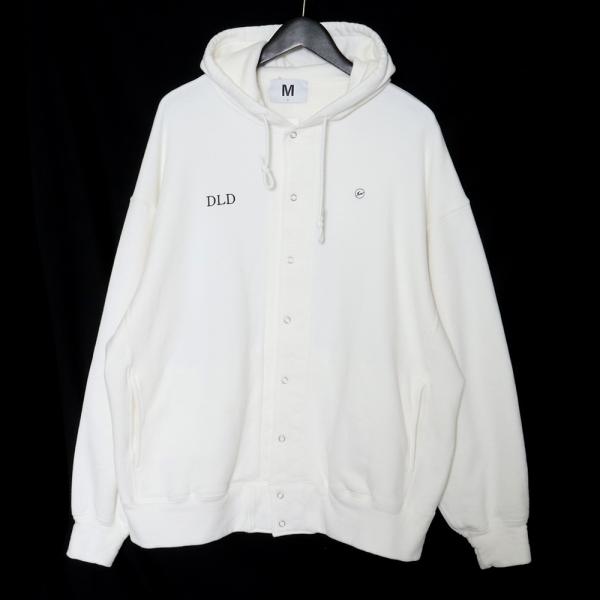 【ブランド名】FRAGMENT DESIGN (フラグメントデザイン)【商品名】Snap Hoodie パーカー【カラー】ホワイト【付属品・素材】画像参照【サイズ】M【寸法】肩幅64cm　身幅71cm　着丈68cm　袖丈56cm【ランク】S...