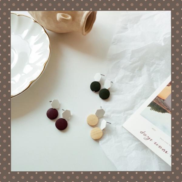 【発売日：2019年09月08日】【商品詳細】☆カラー☆ウッドグリーンレッド☆サイズ☆縦：全長約2.9cmモチーフ：直径約1.9cm【ご案内】☆3000円以上のご購入で送料無料☆☆即日発送☆年中無休☆端末、モニター環境により、実際の商品と多...