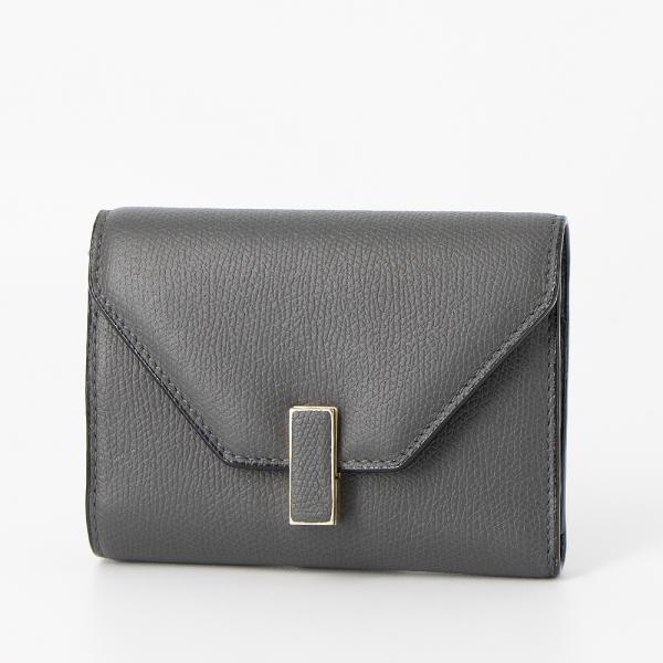 ヴァレクストラ VALEXTRA イジィデ 3つ折り財布(小銭入れ付き) ダークグレー ISIDE TRIFOLD SGES0005028LOCPS99 GF FUMO DI LONDRA [2026SS]