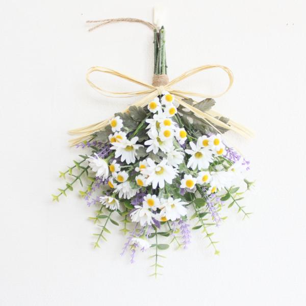 【サイズ】約25×23ｃｍ（リボンの結び目から先端までのサイズ）　【素　材】アーティフィシャルフラワー（造花、フェイク）素材はアーティフィシャルフラワー（造花、フェイク）です。ドライフラワーと違いとても丈夫なので玄関外にも飾れます。但し、直...