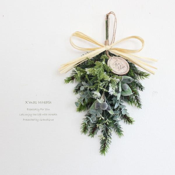 サイズ　約23×18ｃｍ素材　アーティフィシャルフラワー（造花）素材は人気のアーティフィシャルフラワー（造花）なので玄関や屋外のドアにも飾れますが直射日光や雨風に当てると色あせや劣化をいたします。ご注意ください。==============...