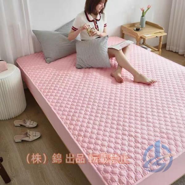 素材/材質 ポリエステル寝具のサイズ ダブル ：150x200cm（1枚）商品詳細 ◆中綿入り保温効果を高めるために表面と裏面の中にはポリエステルの繊維で作られた綿が詰められています。ふわふわで暖かいです。◆極柔な肌触りピーチスキン加工しっ...