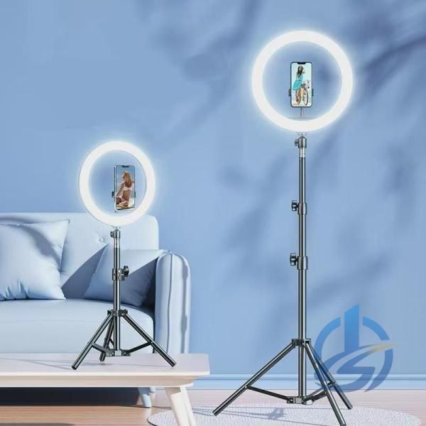 商品詳細:カラー:/画像通りサイズ:/F【商品説明】暗い写真を無加工で明るく！自撮りや撮影を映えさせる便利なリングライトスタンドです。リモート会議や、SNSでの動画配信等で活躍します。【キーワード】ビデオ通話 インターネット生放送 YouT...
