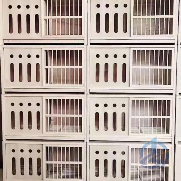 【シンプルな鳩の檻】まだ適した鳩の檻をお探しですか？私たちの檻は鳩のために特別に設計されており、シンプルな形状、引き戸のデザイン、頑丈で耐久性があり、取り付けが簡単です。サイズは4種類あり、状況に応じてお選びいただけます。【思いやりのあるデ...