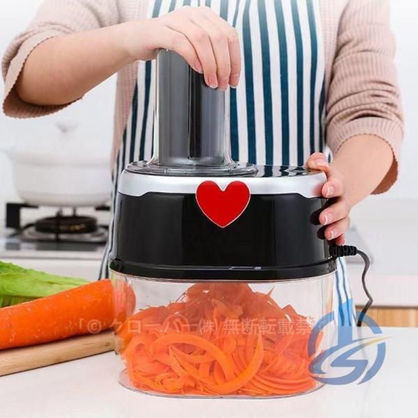 商品説明： 鋭い鋼ブレード電源ボタンを押すだけで、ブレードが回転し、食材を細かく粉砕します。 可視化作業透明な作業室を透き通って、中身の状態が確認できます。スライス時間をより調整しやすい。 豊富な選択四つのブレードが使用できます。それぞれの...