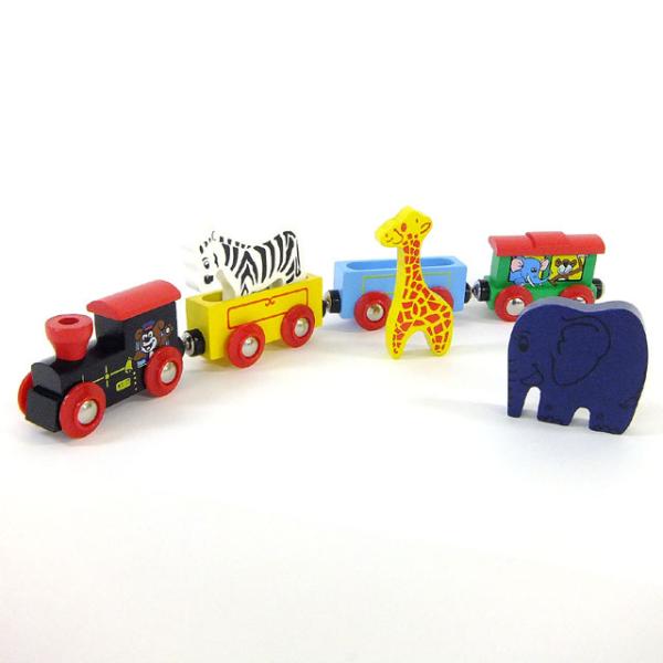3歳頃から本格的に遊んでいただける木製の電車。温かみのある天然木の電車は子供の手に優しく寄り添います。「つなげる」「磁石をくっつける」「ごっこ遊びをする」など、遊びを通して心身の発達と発育をサポートするおもちゃです。木製レールの上を走らせる...