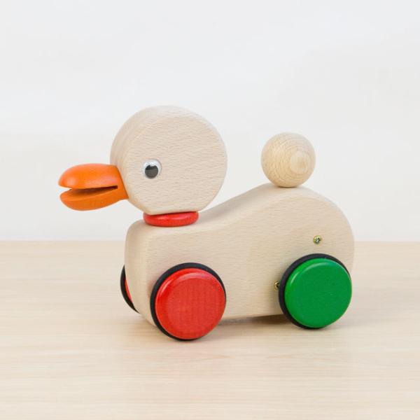 国産の安心プッシュトーイ押して動かすと、顔を振りながらオルゴールの音が聴こえるプッシュトーイです。曲目はとなりのトトロのテーマ曲です。一目でそれとわかる国産ならではのクオリティと気遣い。タイヤにはゴムがついているので床が傷つきづらくなってい...