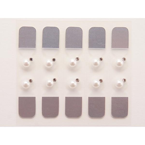 ピンセットを使用せず、テープ接着面に指が触れずに付けられるタブ付きテープです。初めての方でもワン・ツー・スリーで簡単装着できます。商品の素材は、安心・安全、天然のゴムを使用した肌に優しい日本製医療テープ、ツボ粒球はチタン99.9%、スワロフ...