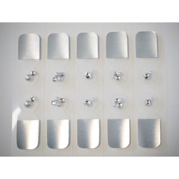 ピンセットを使用せず、テープ接着面に指が触れずに付けられるタブ付きテープです。初めての方でもワン・ツー・スリーで簡単装着できます。商品の素材は、安心・安全、天然のゴムを使用した肌に優しい日本製医療テープ、ツボ粒球はチタン99.9%、スワロフ...