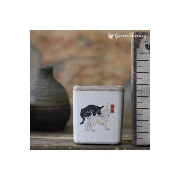 ■商品について小さな鉢に、浮世絵(猫）を転写しました。店頭に、または玄関、和室にと様々なシーンでご活用いただけます。サボテン、多肉はもちろん、ミニ盆栽やプリザーブドフラワーなどのアレンジに使っても可愛いですね。※キューブ（S）１個の価格です...