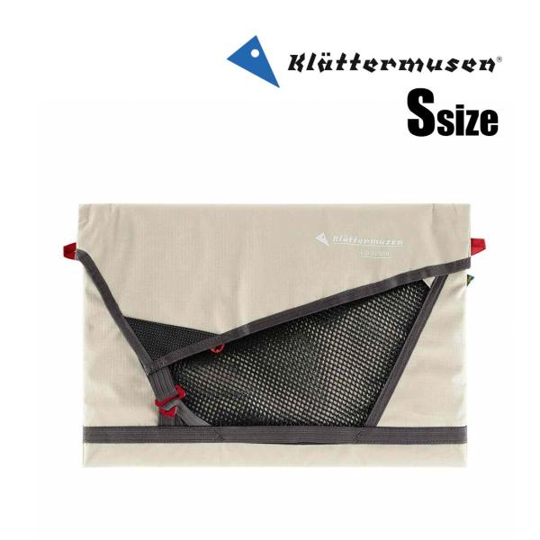 ■サイズ：約H23.5×W36×D0.2cm    ■重量：約127.5g    ■素材：Retina Econyl 210D 50％ Post-Consumer Recycled Polyamide 50％ Pre-Consumer   ...