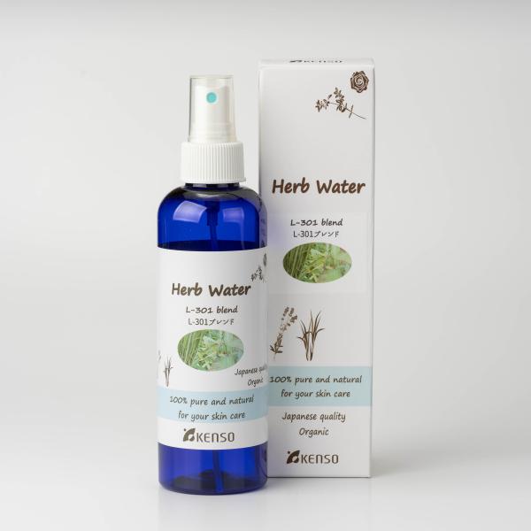L-301シトラス系ブレンドウォーター【KENSO/健草医学舎】200ml品番：10233土地作りから植物の栽培、収穫、蒸留、充填まで健草医学舎自社農場で一貫して行っております。ハーブウォーターには微量の精油成分が含まれ、精油ともハーブティ...