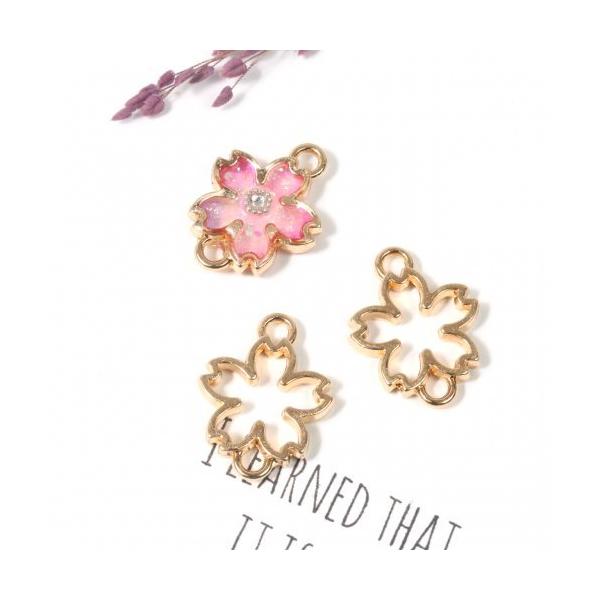 人気の桜モチーフ○数量：2個○サイズ：約24×18mm（カン含む）○カラー：きれいめゴールド（表記のサイズは目安です。実際の寸法は個々に若干異なる場合がございます。）★ゆうパケット配送OK (ただし、代金引換ご希望の方、ゆうパケット配送NG...