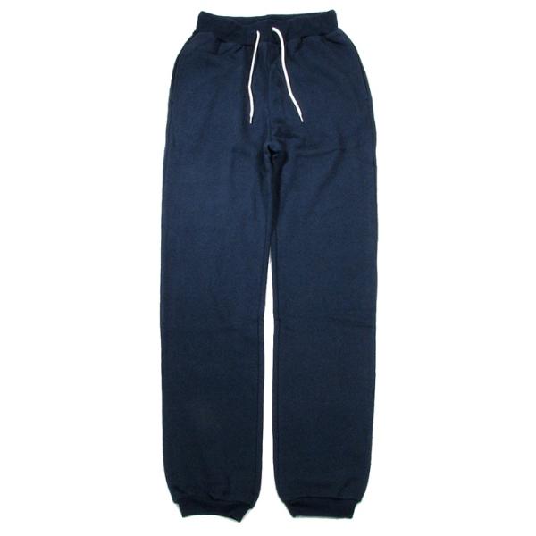 【発売日：2026年01月01日】ヘンプとオーガニックコットンを使用した、シンプルでベーシックなスウェットパンツ。太すぎず、細すぎずの絶妙なシルエットで、性別を問わず快適に着用いただけます。ウエストには平ゴムと紐が付いているため、フィット感...
