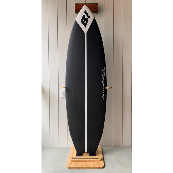 【長期在庫品のため特価！！】BUELLの多彩なモデルの中でも1番の人気を誇るのがこのAIRBONE。緩めのアウトラインとウイングフィッシュのテールで圧倒的なテイクオフスピードとクイックな回転性を両立。しかも小波から使えるのに胸肩といったサイ...