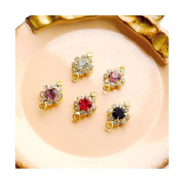 ■商品内容カラー：ゴールドメッキ素　材：金属、アクリル樹脂※軽度の色ムラがございます。数　量：2個サイズ(縦×横×厚み)：約16.5×10×4mm程度※カンを含む中央のストーンのサイズ直径：6ｍｍ※欠け、割れ、キズ、バリ、メッキの凹凸、カン...