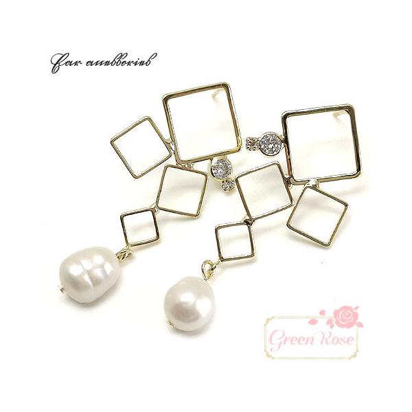 ■商品内容素　材：金属、ジルコニア、淡水パール数　量：1ペアカラー：ゴールドサイズ(縦×横)：約48×22mm程度、ポスト部分約10mm程度シンプルなスクエアフレームのピアスです。※淡水パールのサイズやかたちには個体差がございます。※キズ、...