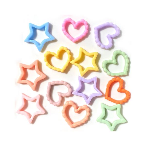 ■商品情報サイズ(縦×横×厚み)ハート：約21×23×4〜5mm程度スター：約25×25×4〜5mm程度カラー：画像をご参考ください素材：プラスチック数量：ランダム26個※こちらの商品はランダムのため形やお色の偏りがございます。※バリ、表面...