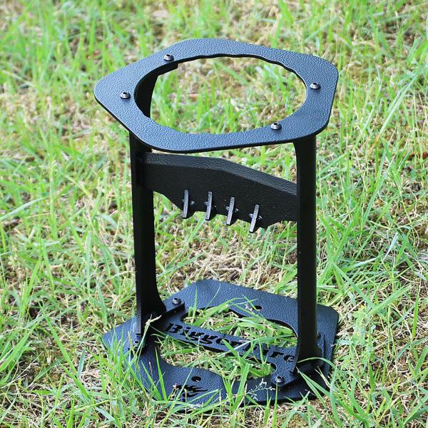 【レビュー１年保証CP】対象商品！【刃物不要！ハンマーで叩いて安全に薪割り】オノやナタを使わずに安全に薪割りが出来る薪割り台です。本体中心部の刃部に薪を立てて、上からハンマーで叩くことで簡単・安全に薪を割ることが出来ます。刃先は丸みを持たせ...