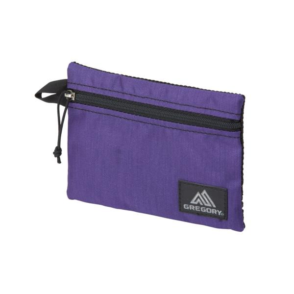 ポストカードサイズのジッパーポーチです。正面のジッパーポケットだけではなく背面にはメッシュのジッパーポケットを装備し、小さいながら効率的に小物の収納が出来ます。バッグの中でバラつきがちな小さいアイテムの収納に強い味方になるでしょう。＊サイズ...