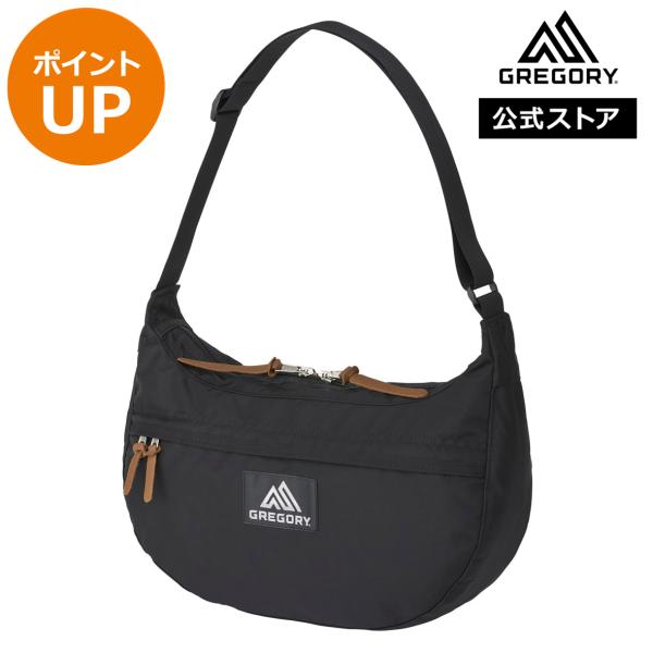 サッチェルS(SATCHEL S)はグレゴリーの伝統的なデザインのロングセラーのショルダーバッグです。シンプルながらシルエットが特徴的なのこのショルダーバッグは日常使いからちょっとした旅行の際のサブバッグとしてなど多目的に使える万能選手です。