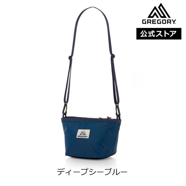 小さな小さなショルダーバッグですが、マチを大きく取ることで収納力は見た目以上で充分です。このマチはバッグに収納力を与えるだけではなく、特徴的なバッグのデザインをつくり出しています。丈夫なYKKジッパーを使用したメインコンパートメントグレゴリ...