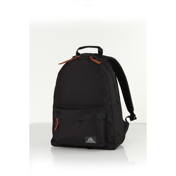 シンプルだからこそ、どんなスタイルにもあわせやすいバックパックです。ミニマルなデザインを追求した、シンプルで飽きのこないスタイルは、性別や年齢を問わず、幅広い方にご利用いただけます。広々としたメインコパートメントは使い勝手が良く、クッション...