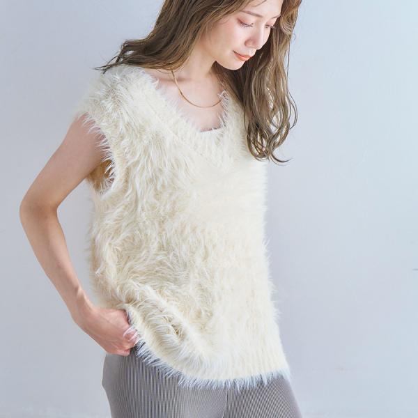 【発売日：2025年08月06日】【G-RICH】“触れたくなる可愛さ”で差がつく、ふわもこニットベスト。フェザーシャギーニットベスト(春秋冬)◆関連キーワードシャギー ベスト Vネック シャギーニット レディース 秋冬 ジレ フェザー ニ...
