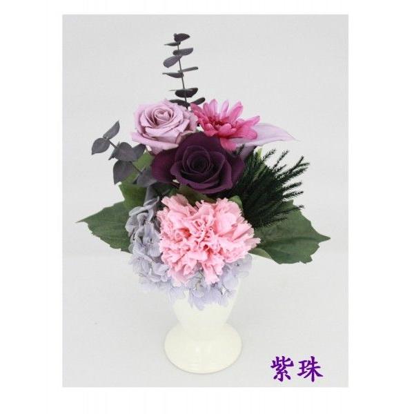 ◇使っているお花たち◇　バラ・カーネーション・カラー・ことね菊・あじさい・タチカズラ・ユーカリ・アーティフィシャルフラワー　　※季節によって多少内容が変わることがありますので、予めご了承ください。◇サイズ◇　幅約15cm×奥行約14cm×高...